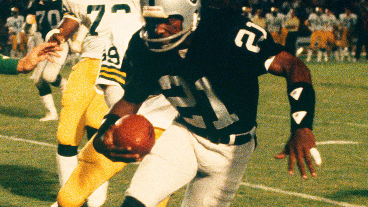 Raiders receiving great Cliff Branch dies at 71