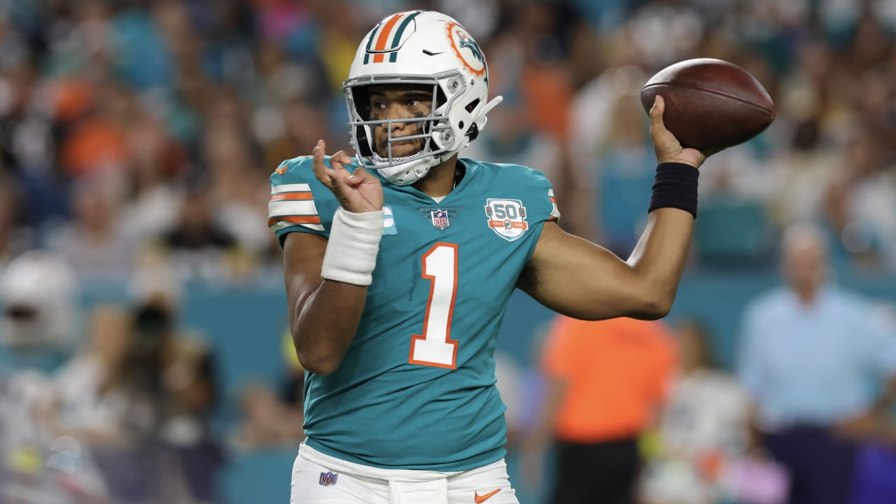 Miami Dolphins quarterback Tua Tagovailoa's first touchdown pass since Week 4 of the 2022 NFL ...