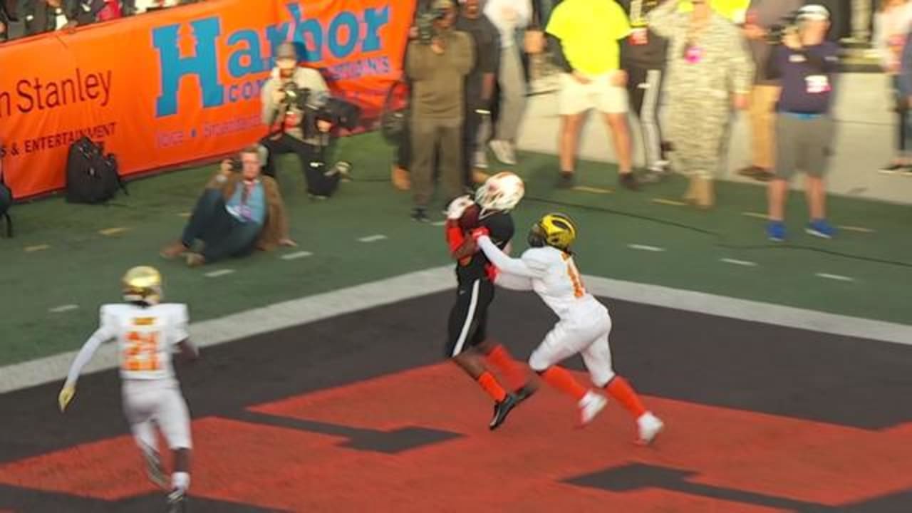 Jalen Hurts lobs pinpoint slot-fade TD pass to Jauan Jennings