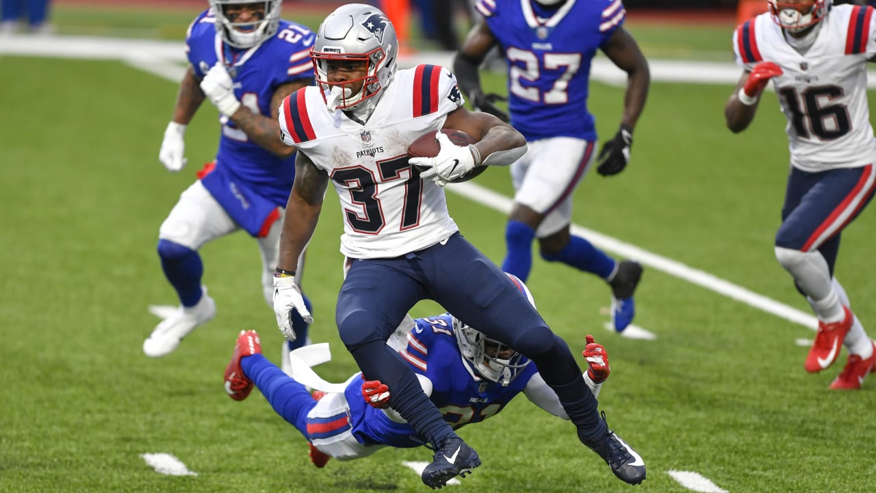 New England Patriots running back Damien Harris bursts through Buffalo ...