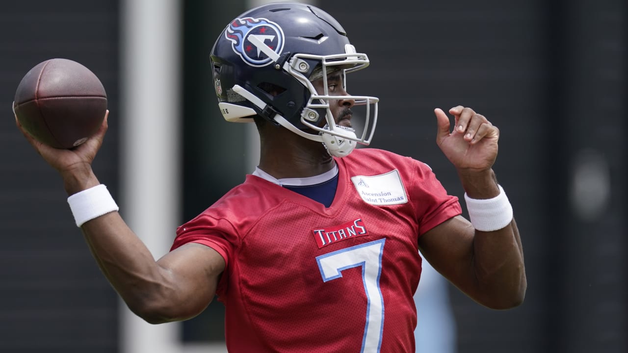Titans QB Malik Willis makes minicamp surge to be QB2 over Will Levis ...