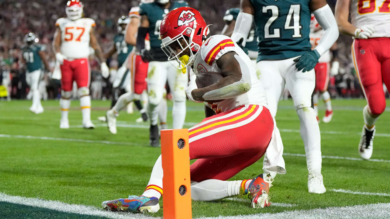 Kansas City Chiefs running back Jerick McKinnon takes a self-imposed QB ...