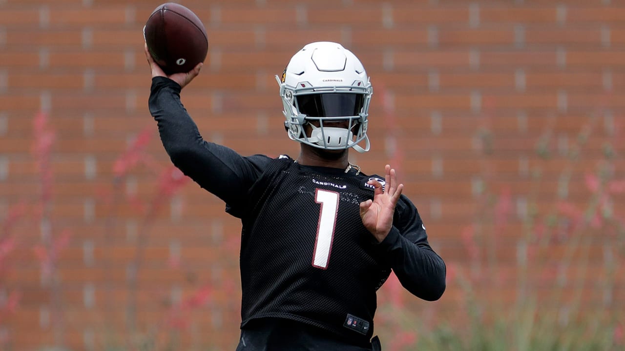 Kyler Murray hits field for first time with Cardinals