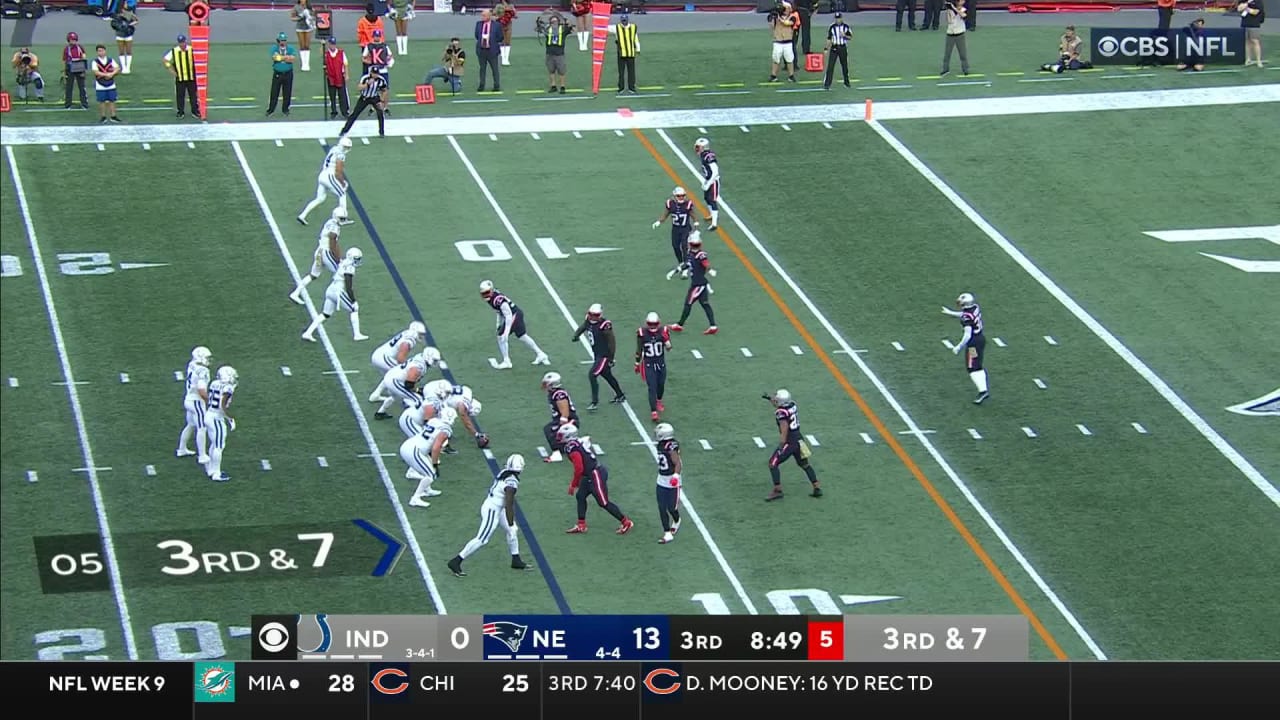 New England Patriots linebacker Matt Judon flies off the edge for his ...