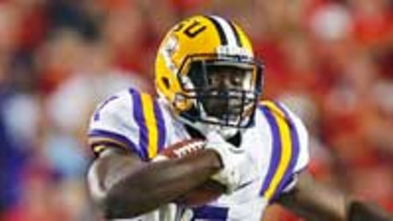 Tigers give coach Les Miles game ball after 10-7 win