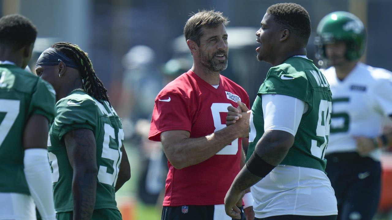 Aaron Rodgers Calls For Continuity On Jets Offensive Line Its A Work
