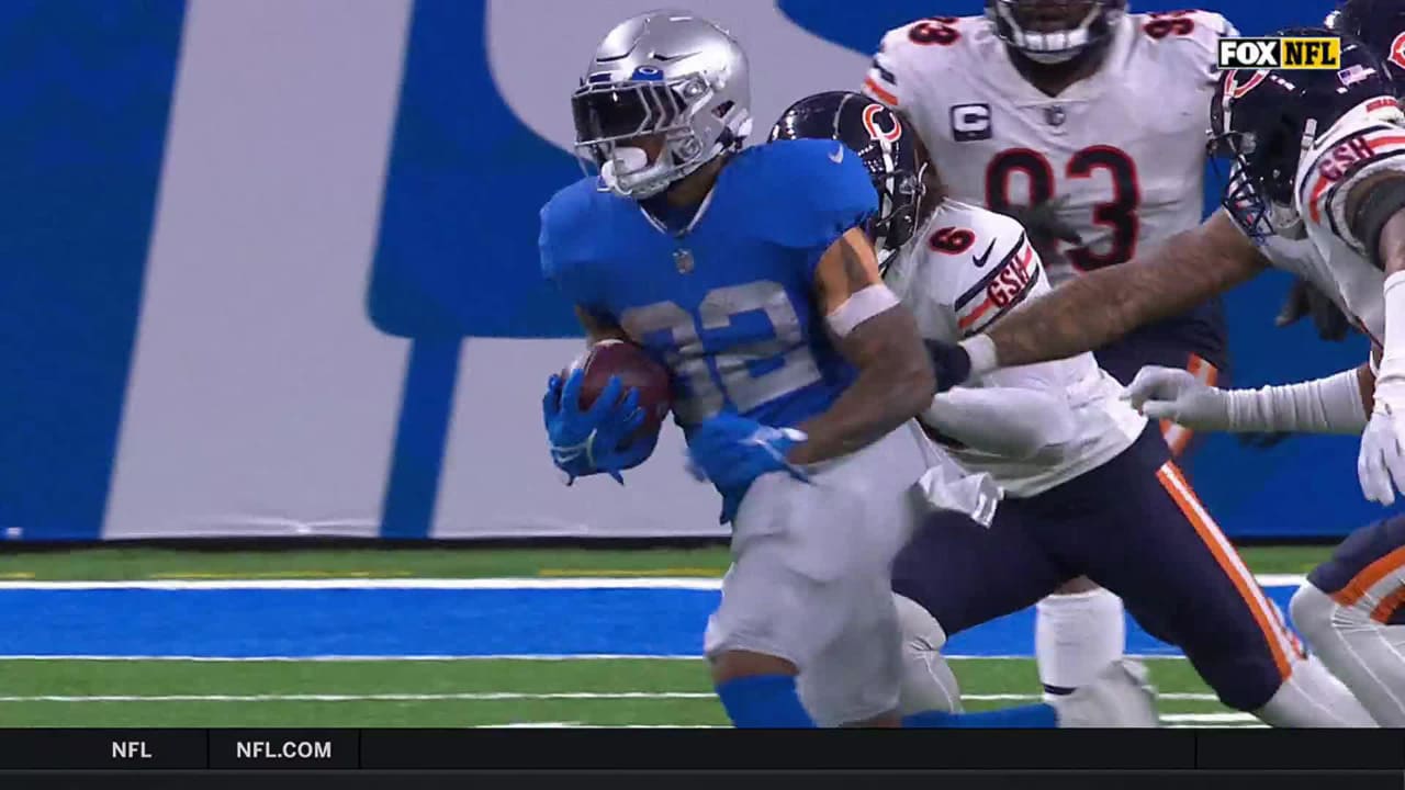 Detroit Lions running back D'Andre Swift takes draw up middle and spins for 35-yard gain vs ...