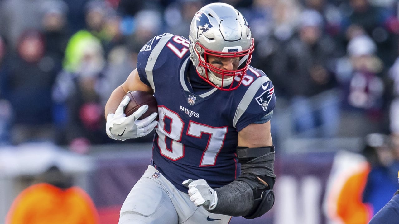 Playing ‘somewhere else’ drove Gronkowski's return