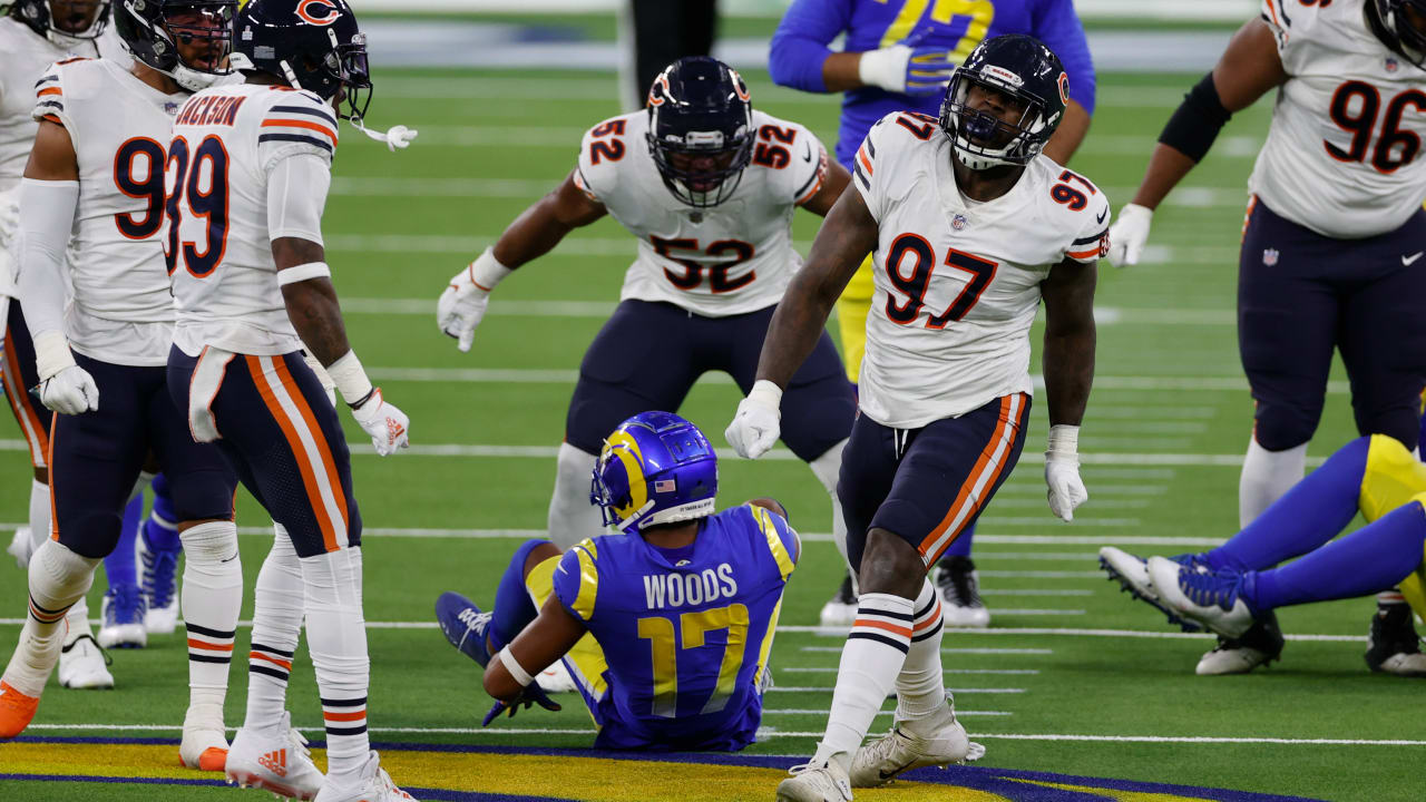 Chicago Bears defensive end Mario Edwards blows up Robert Woods in the ...