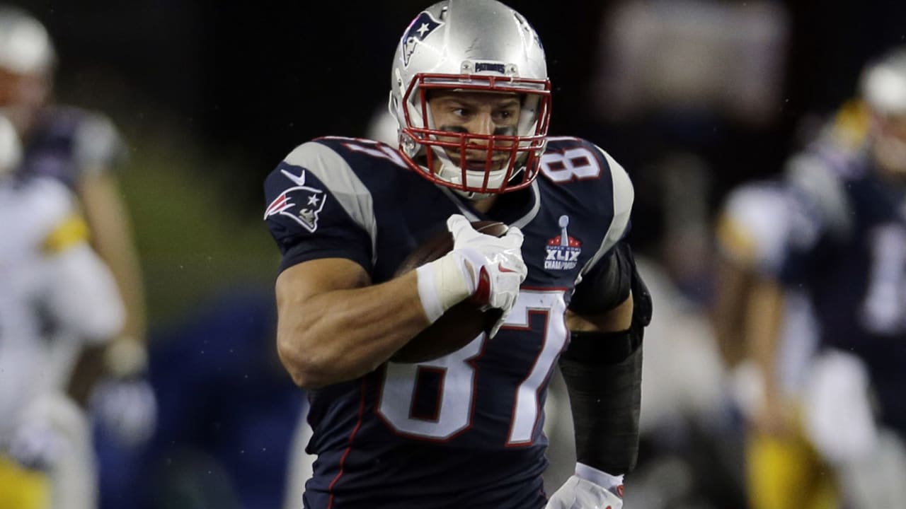 Patriots' Edelman: Rob Gronkowski 'is just a beast'