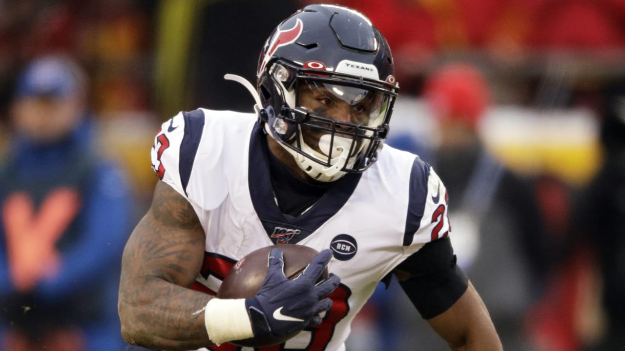 Carlos Hyde 'open to the competition' with Seahawks RBs
