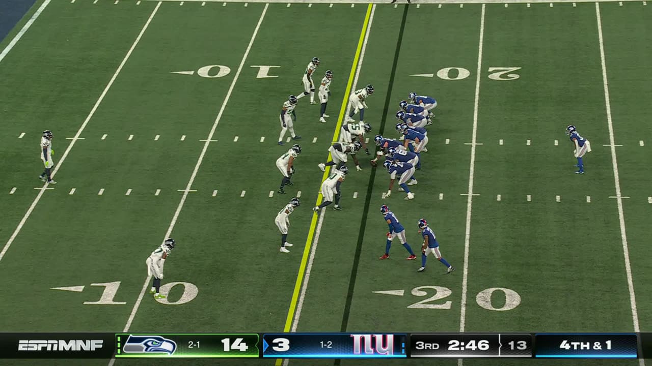 New York Giants quarterback Daniel Jones converts 4th-and-short on ...