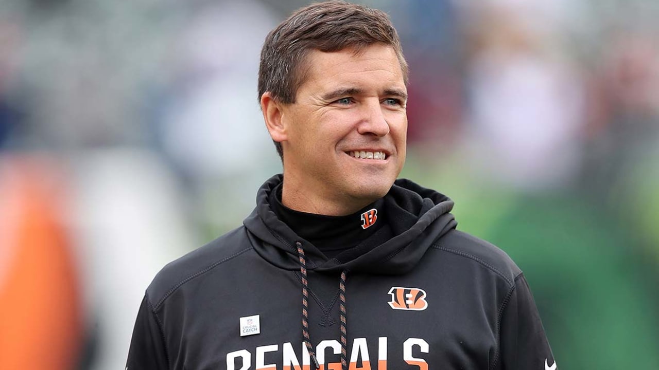 Bengals sign interim OC Bill Lazor to two-year contract