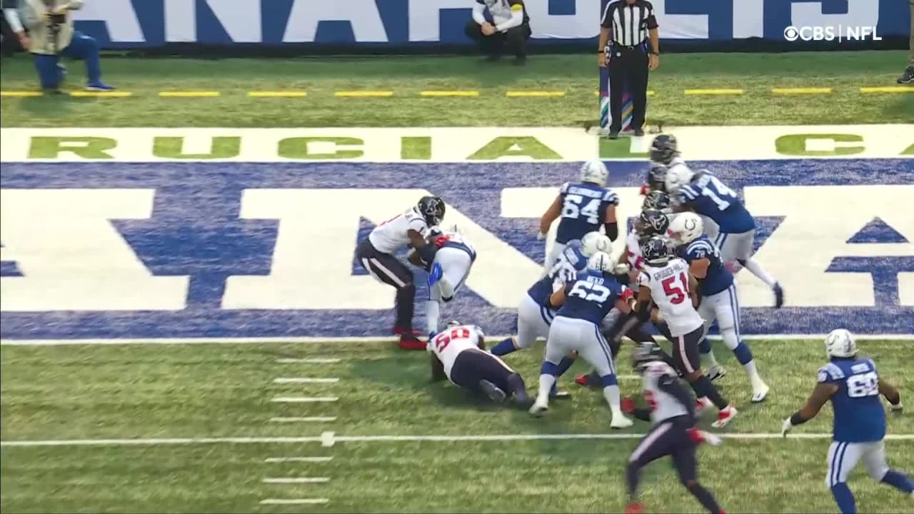 Indianapolis Colts running back Jonathan Taylor charges in for easy ...