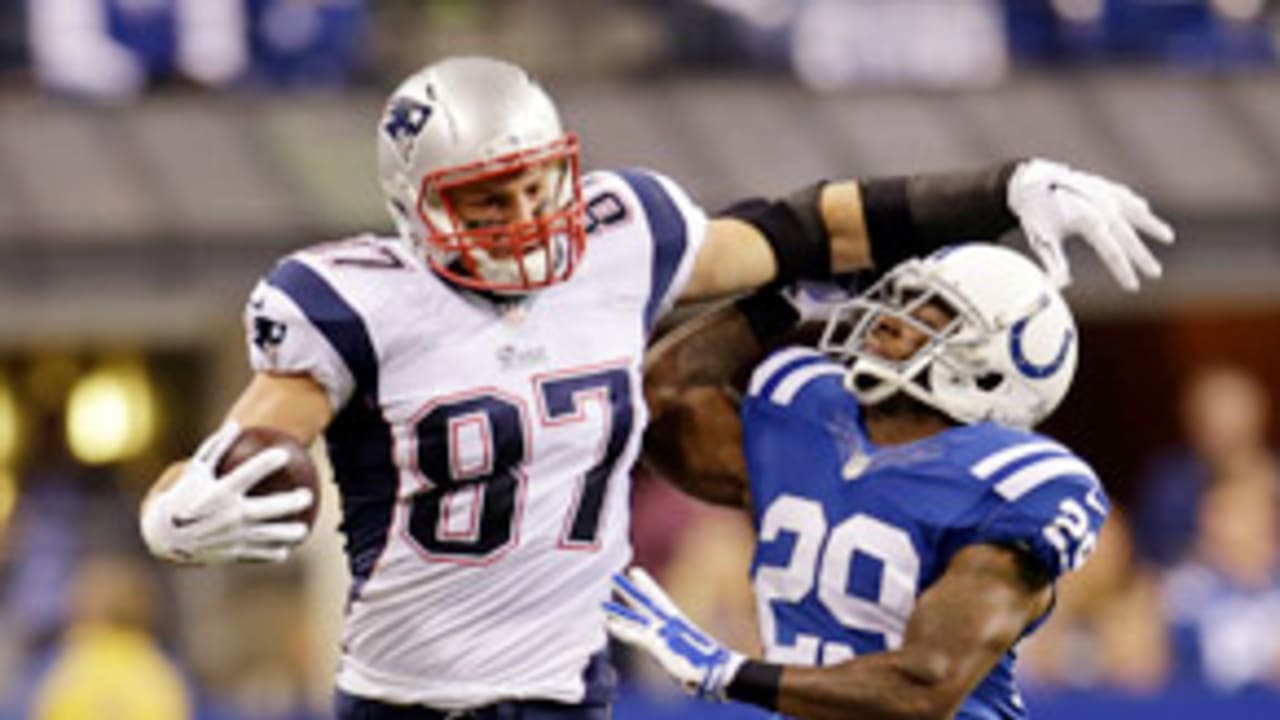 Rob Gronkowski's comeback from knee injury stuns players, doctors
