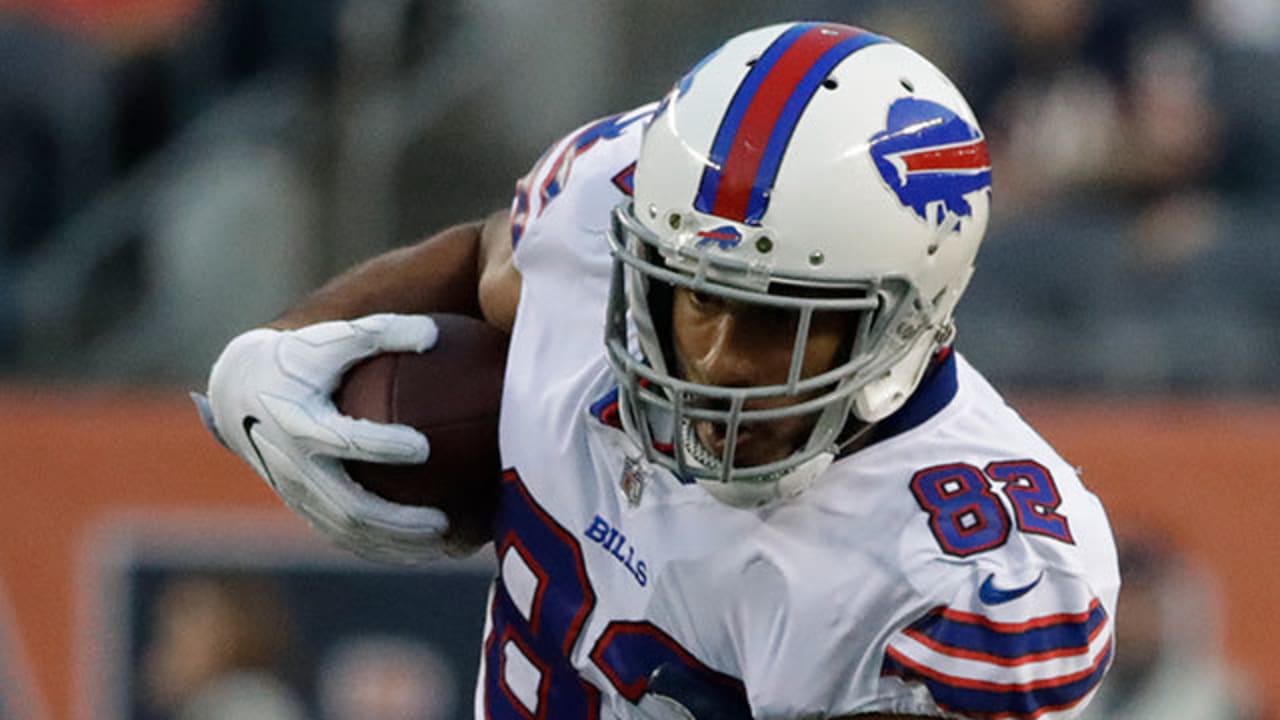 Logan Thomas leaps for a 23-yard pitch from AJ McCarron