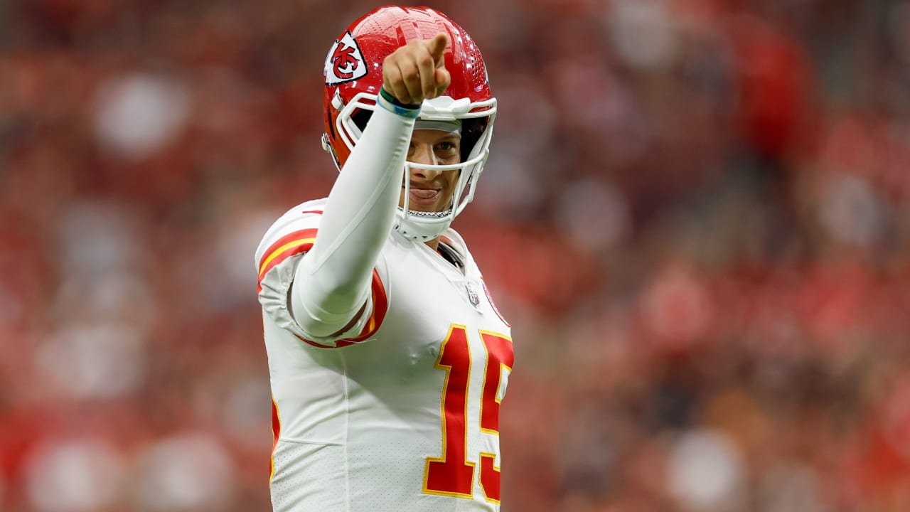 Kansas City Chiefs quarterback Patrick Mahomes' first touchdown pass of ...