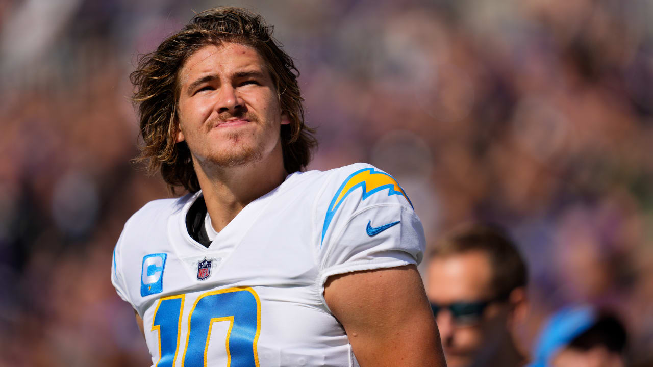 NFL Network's Ian Rapoport: Los Angeles Chargers' priority is getting a ...