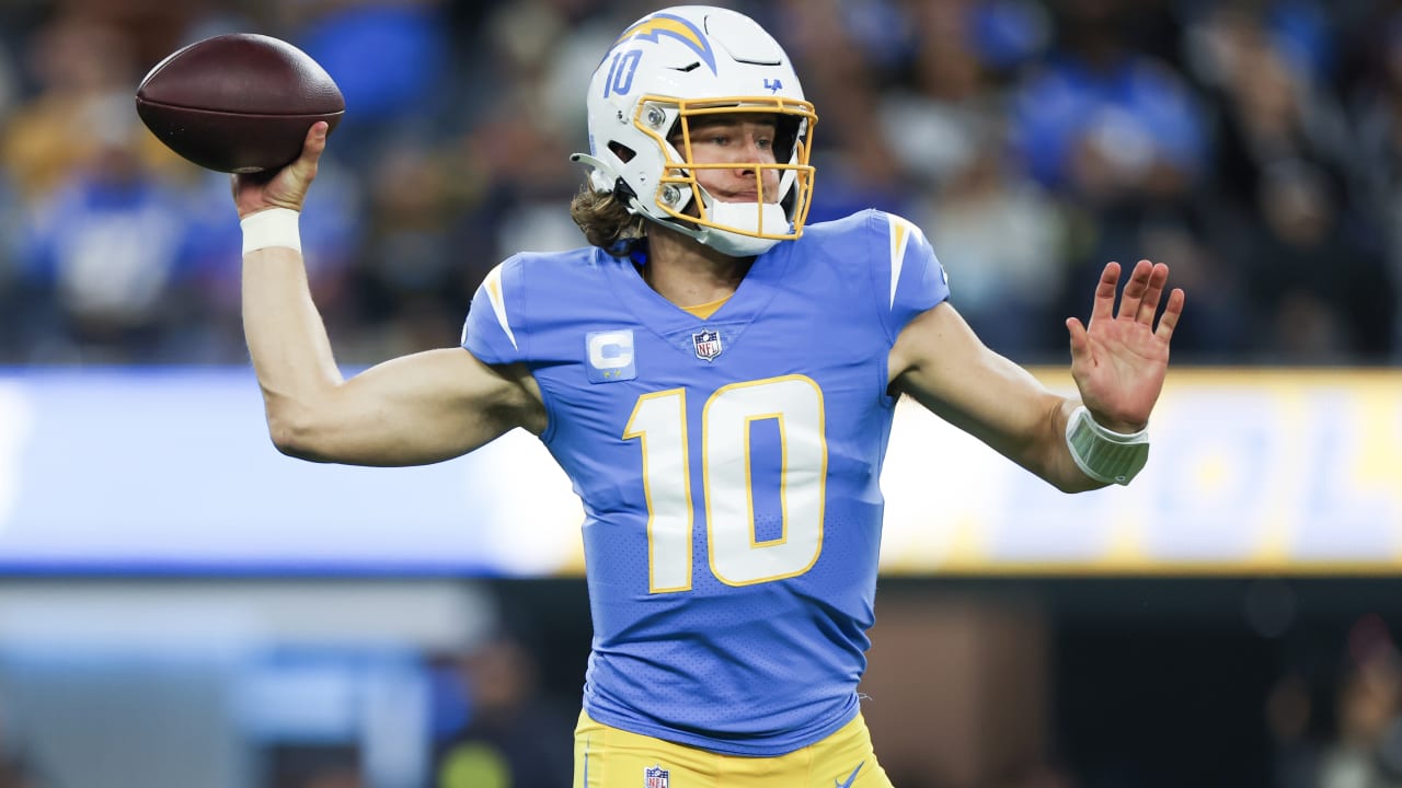 QB Justin Herbert on possibly staging hold-in during Chargers' training ...