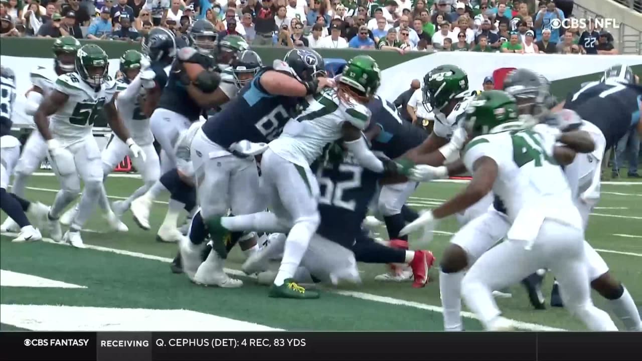 Tennessee Titans running back Derrick Henry resembles freight train on ...