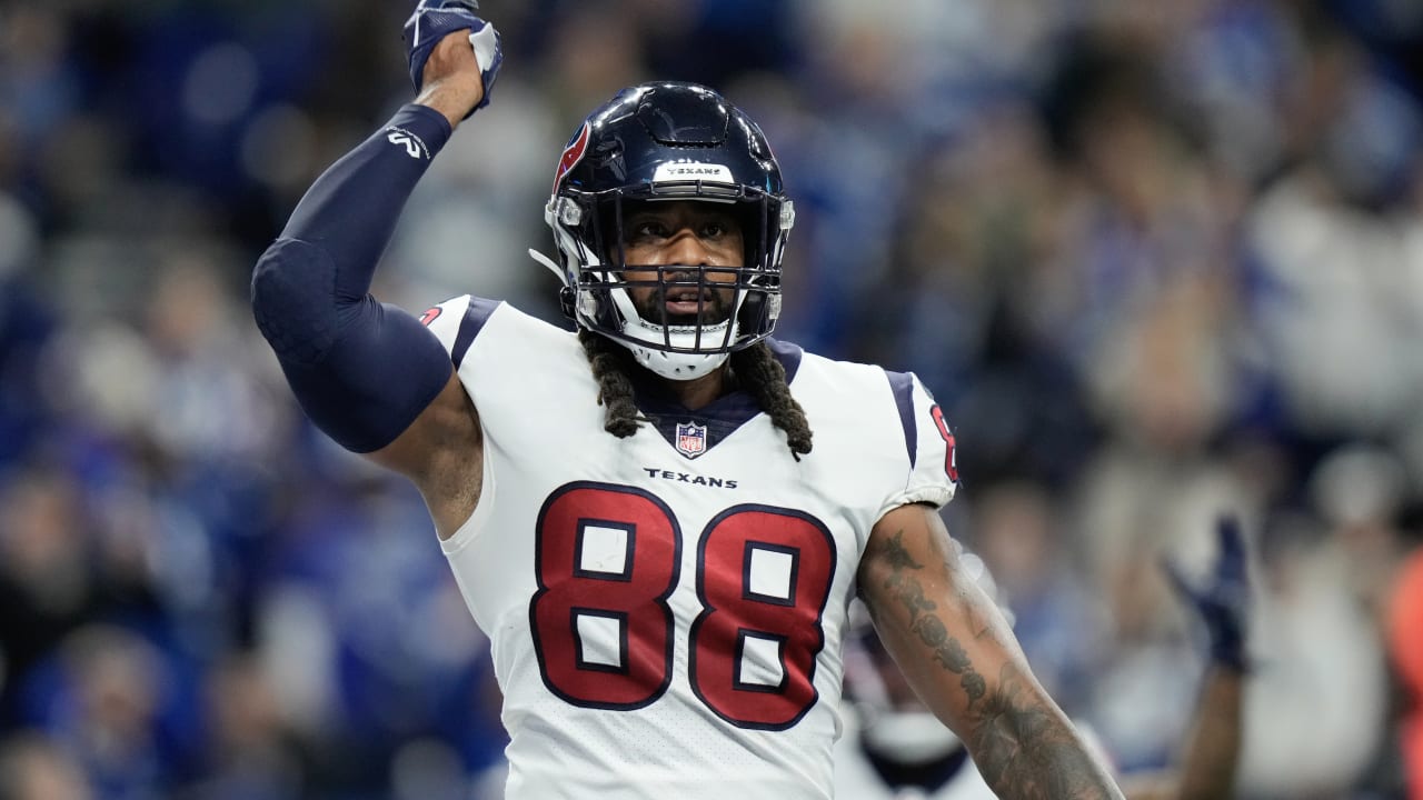 Houston Texans quarterback Davis Mills delivers go-ahead two-point ...