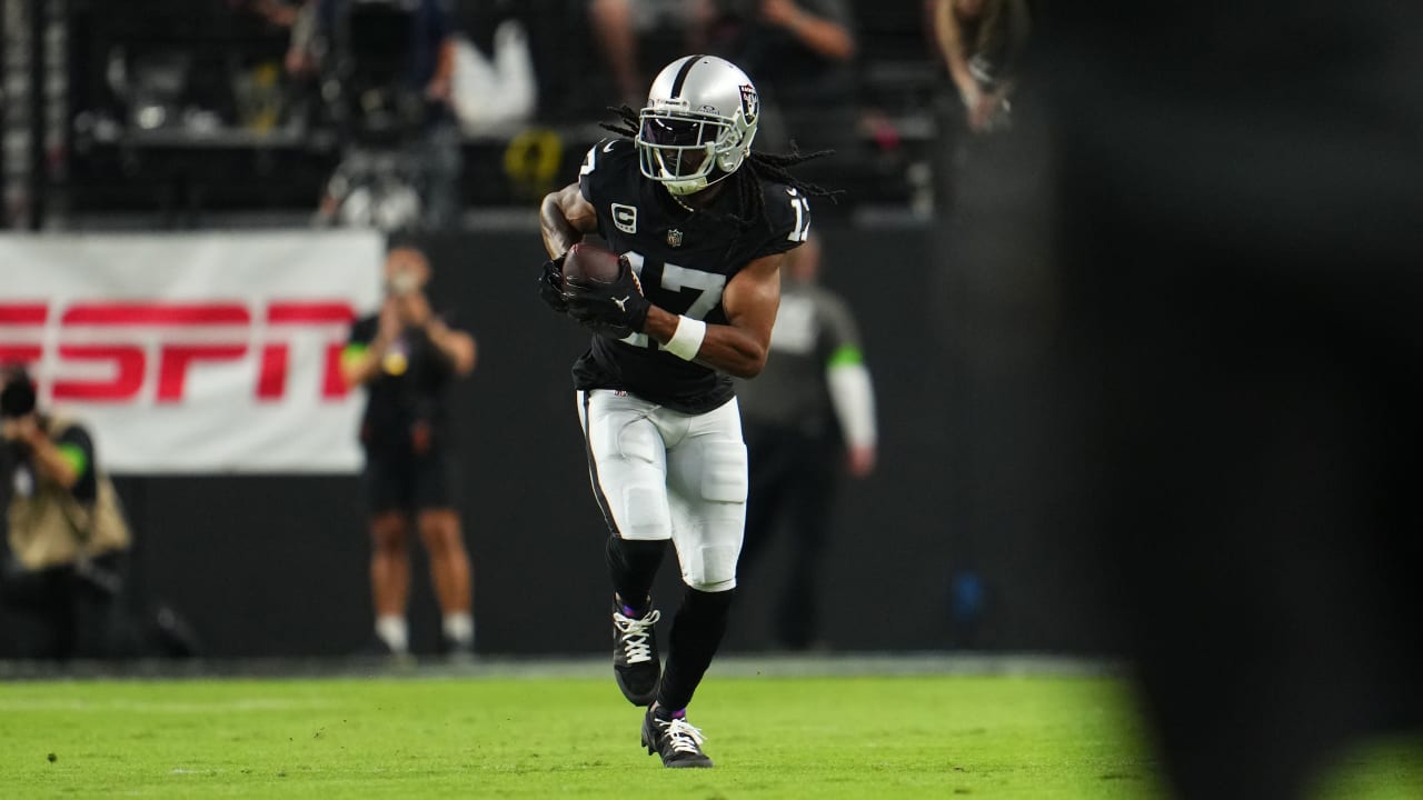 Las Vegas Raiders wide receiver Davante Adams' first-ever catch vs ...