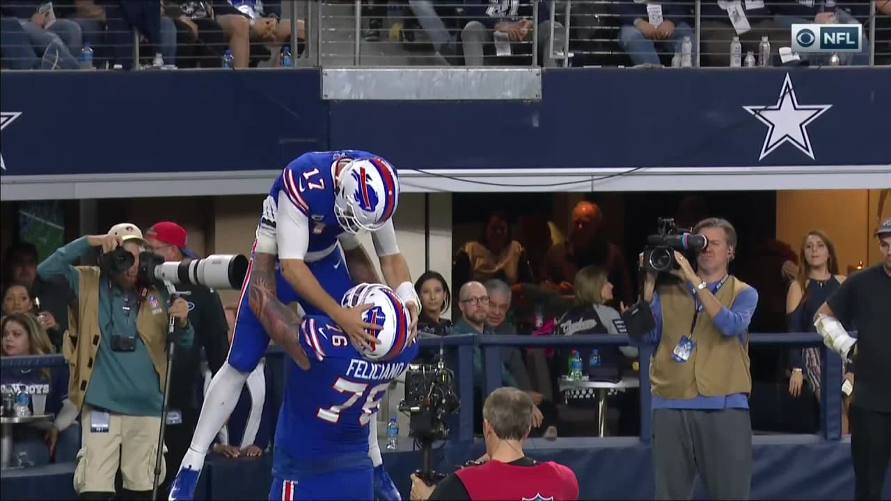 Josh Allen's all-out sprint results in 15-yard rushing TD