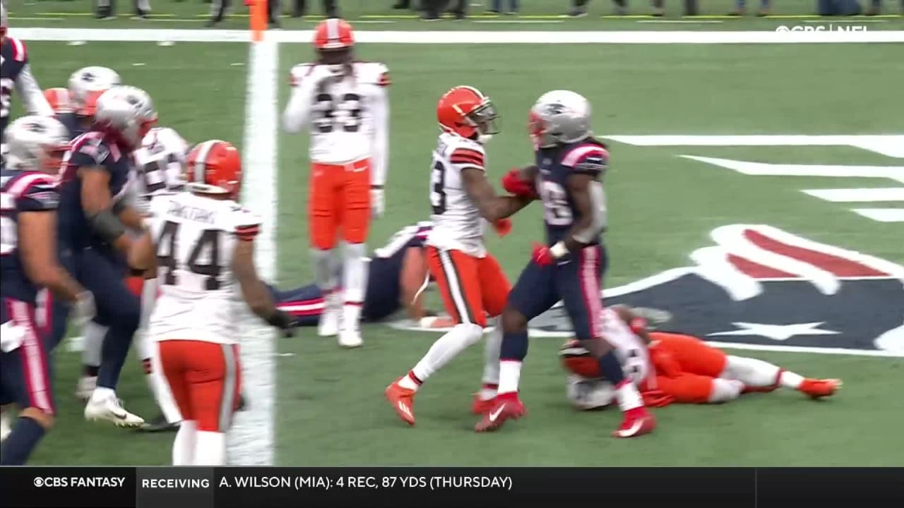 New England Patriots running back Rhamondre Stevenson muscles in for 2 ...