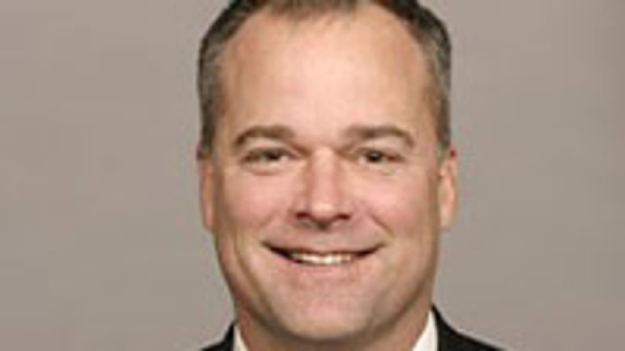 Billy Davis interviews with Chip Kelly's Philadelphia Eagles staff