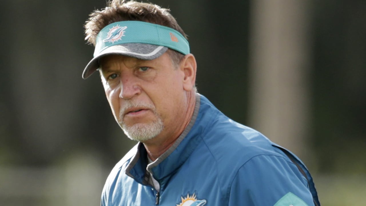 Dolphins OL coach resigns after video emerges