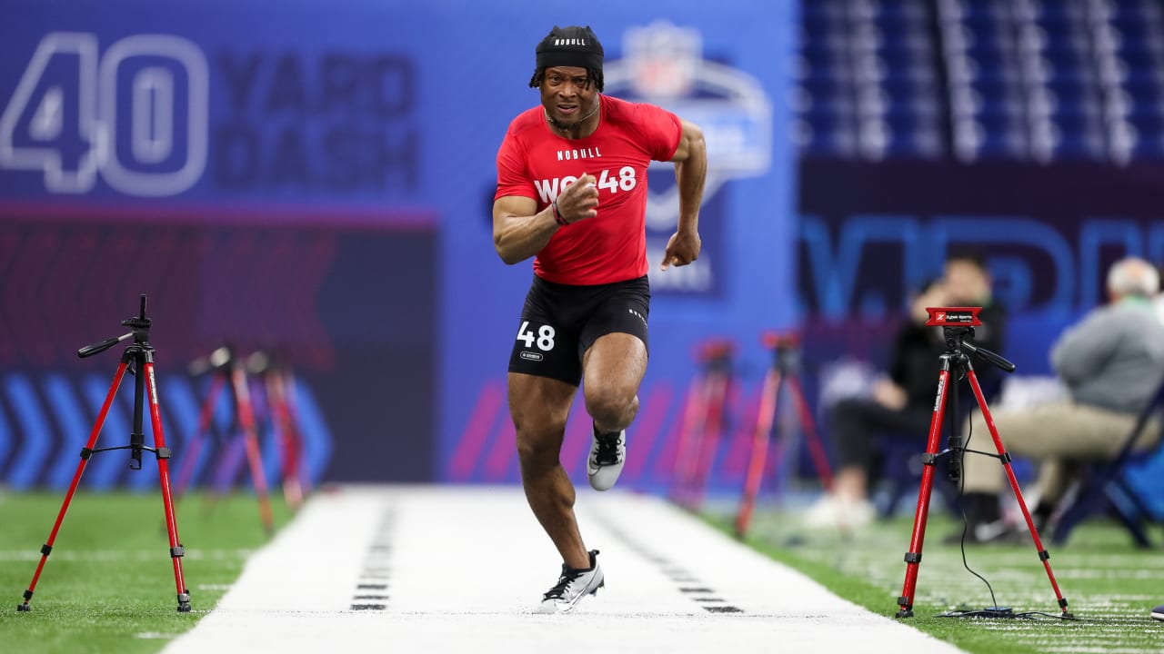 Wide receiver Tre Tucker runs official 4.40-second 40-yard dash at the ...