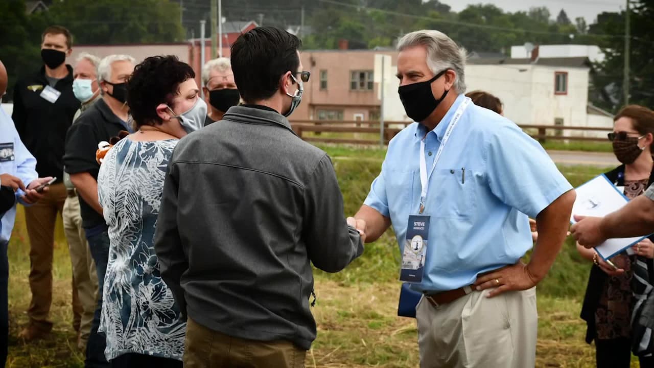 Steve Mariucci discusses his family breaking ground at Beacon House