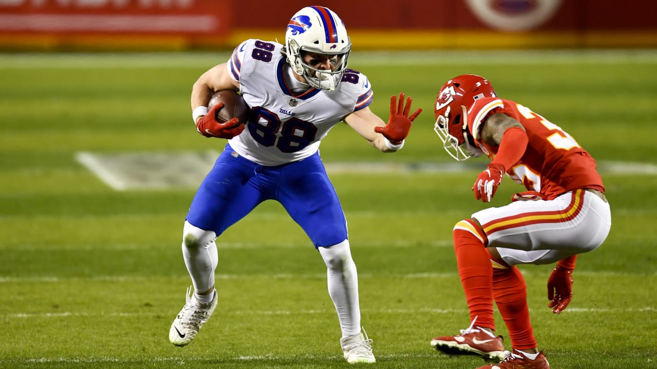 Buffalo Bils quarterback Josh Allen flicks toss out to tight end Dawson ...