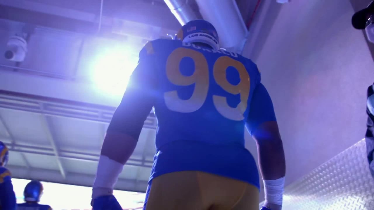 Los Angeles Rams defensive tackle Aaron Donald on his drive to win ...
