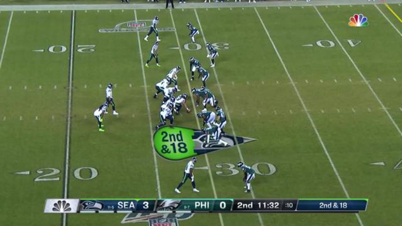 Tyler Lockett pirouettes for outstanding toe-tapping grab