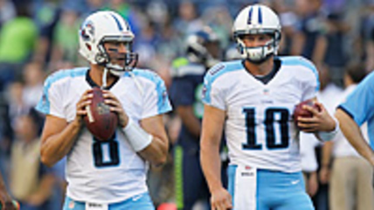 Jake Locker struggles, makes tough call for Titans
