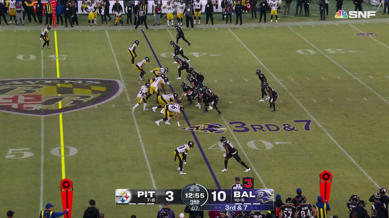 Baltimore Ravens tight end Mark Andrews drags across the middle for an ...