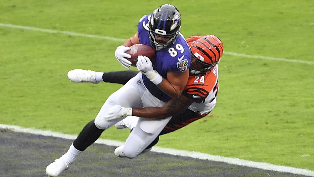 Baltimore Ravens tight end Mark Andrews dives for scooping catch for ...