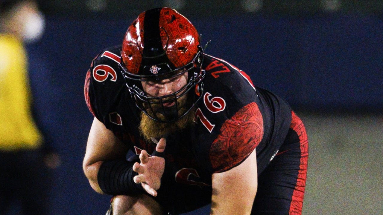 Chicago Bears select San Diego St. Aztecs offensive tackle Zachary ...