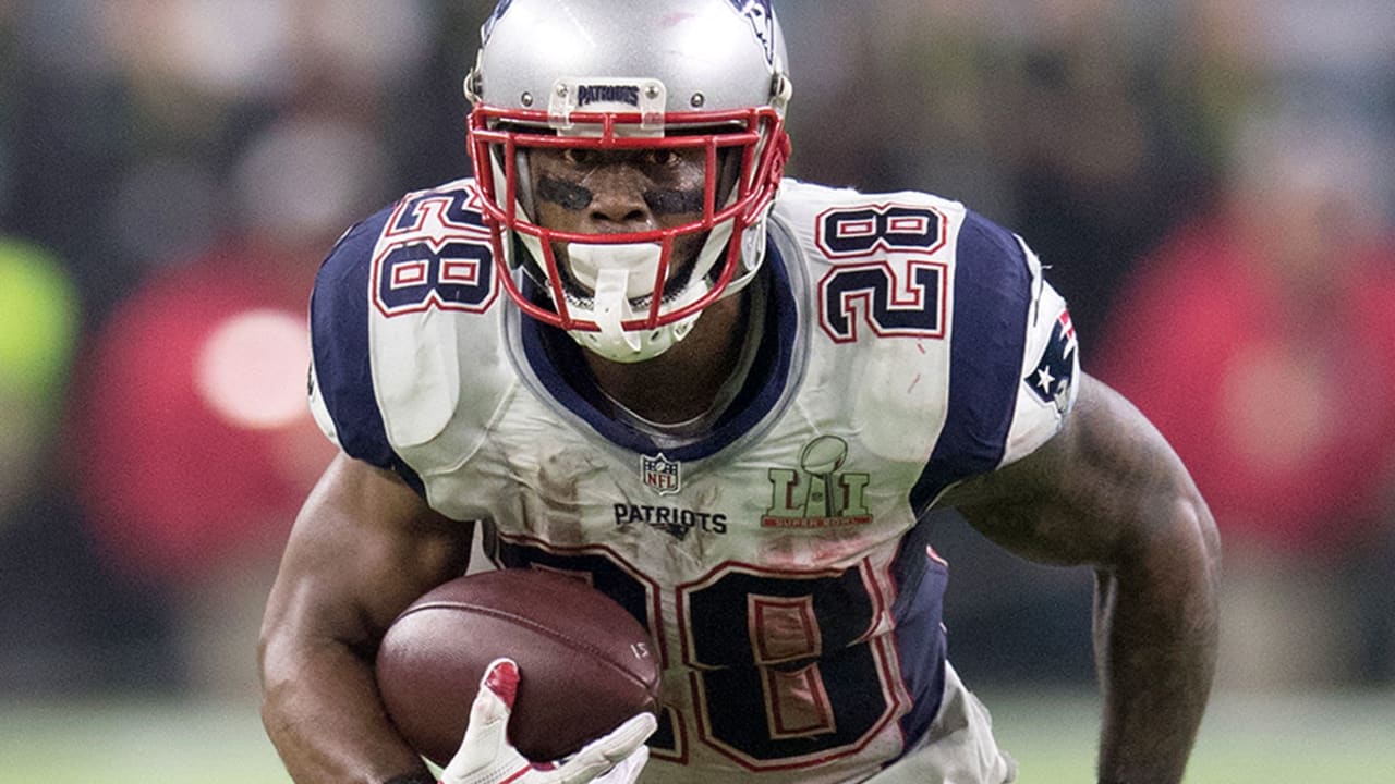Pats sign Super Bowl hero James White to extension