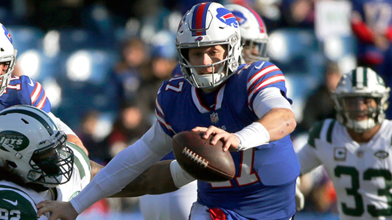 Josh Allen's stiff arm breaks through gap for 31 yards