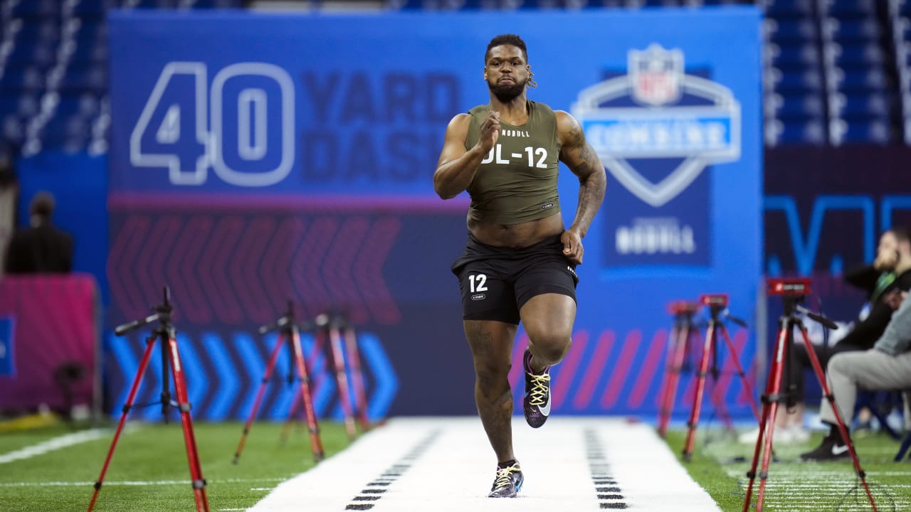 Defensive tackle Zacch Pickens runs official 4.89-second 40-yard dash ...