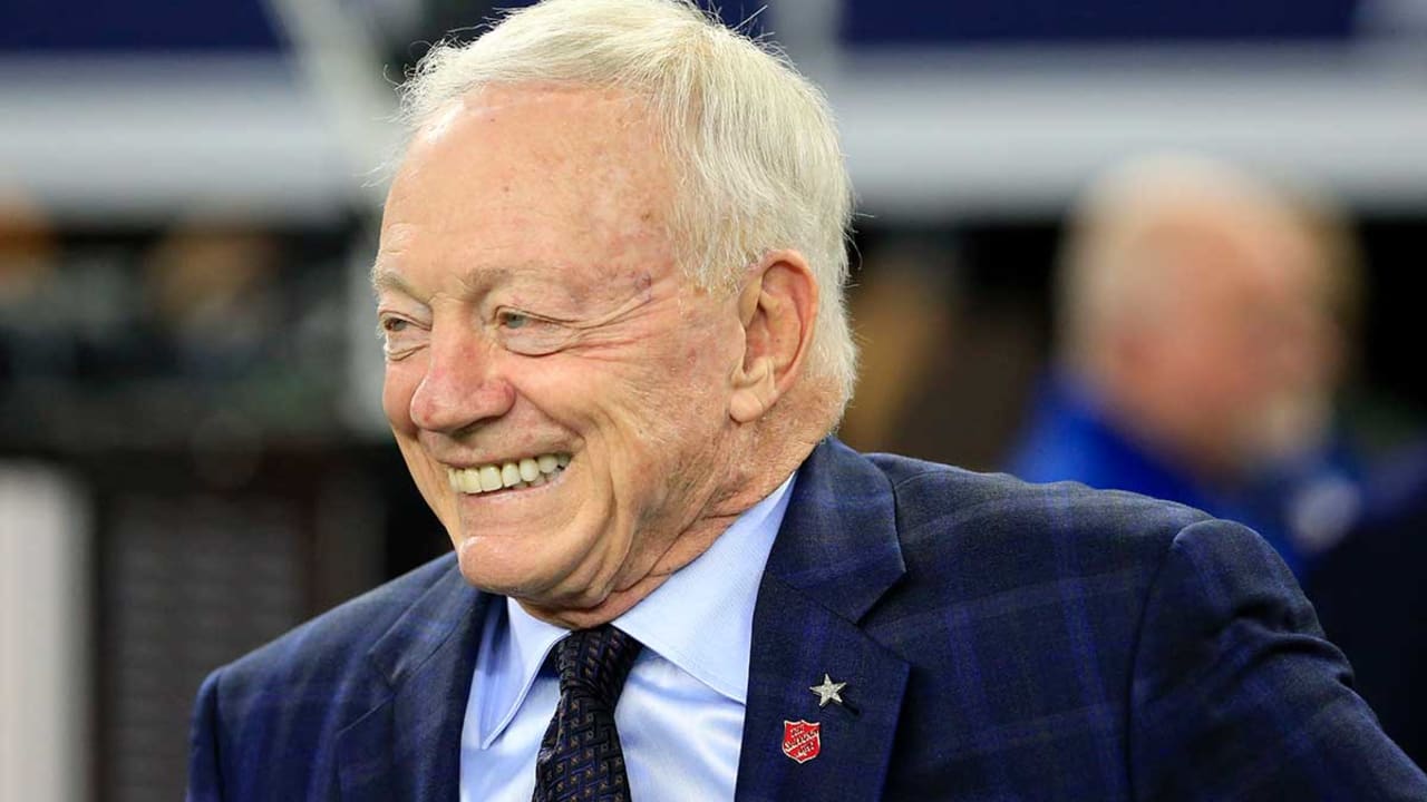 Jerry Jones receives SBJ's Lifetime Achievement Award