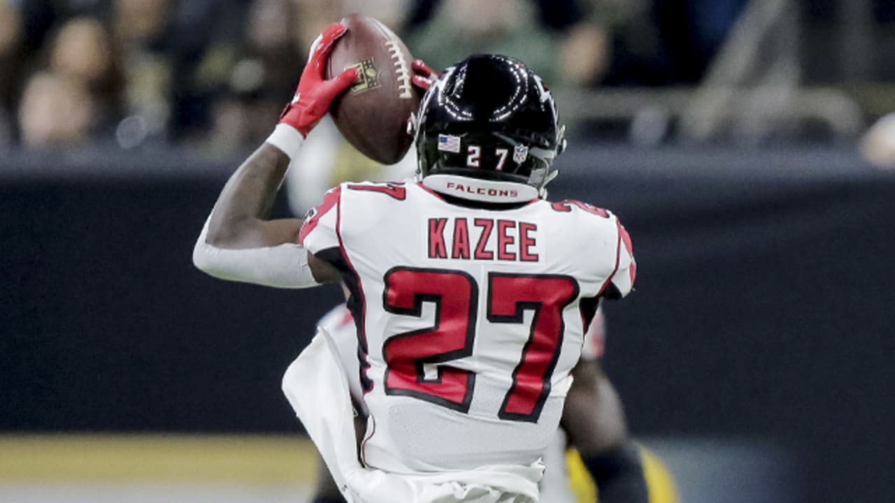 Kazee LEAPS to hand Brees his second INT of 2018