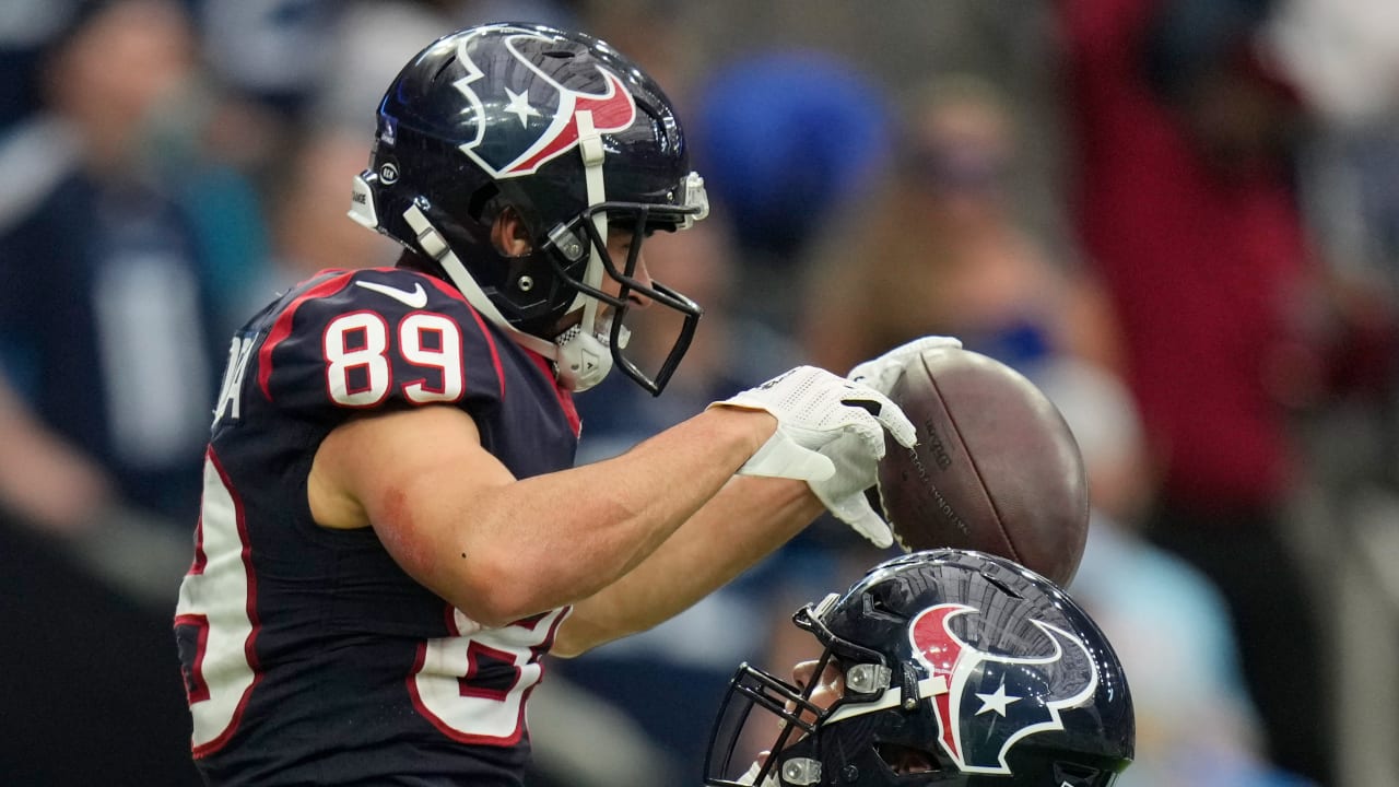 Houston Texans quarterback Davis Mills rolls out to find wide receiver ...