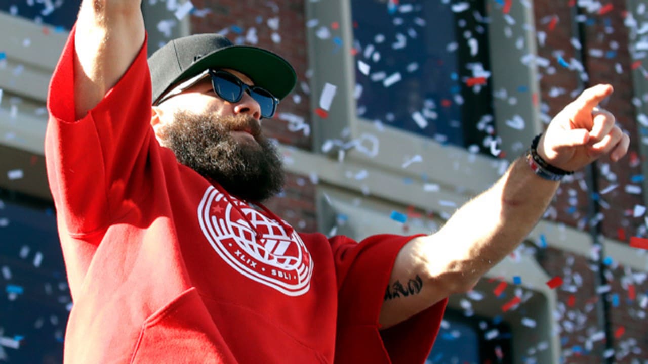 Super Bowl Mvp Julian Edelman Takes In Crowd During Super Bowl Liii Parade