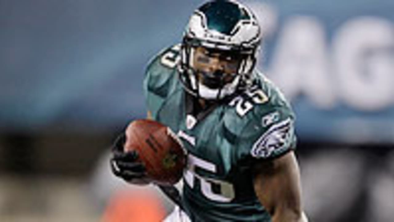 Ex-Cowboys scout says team passed on LeSean McCoy