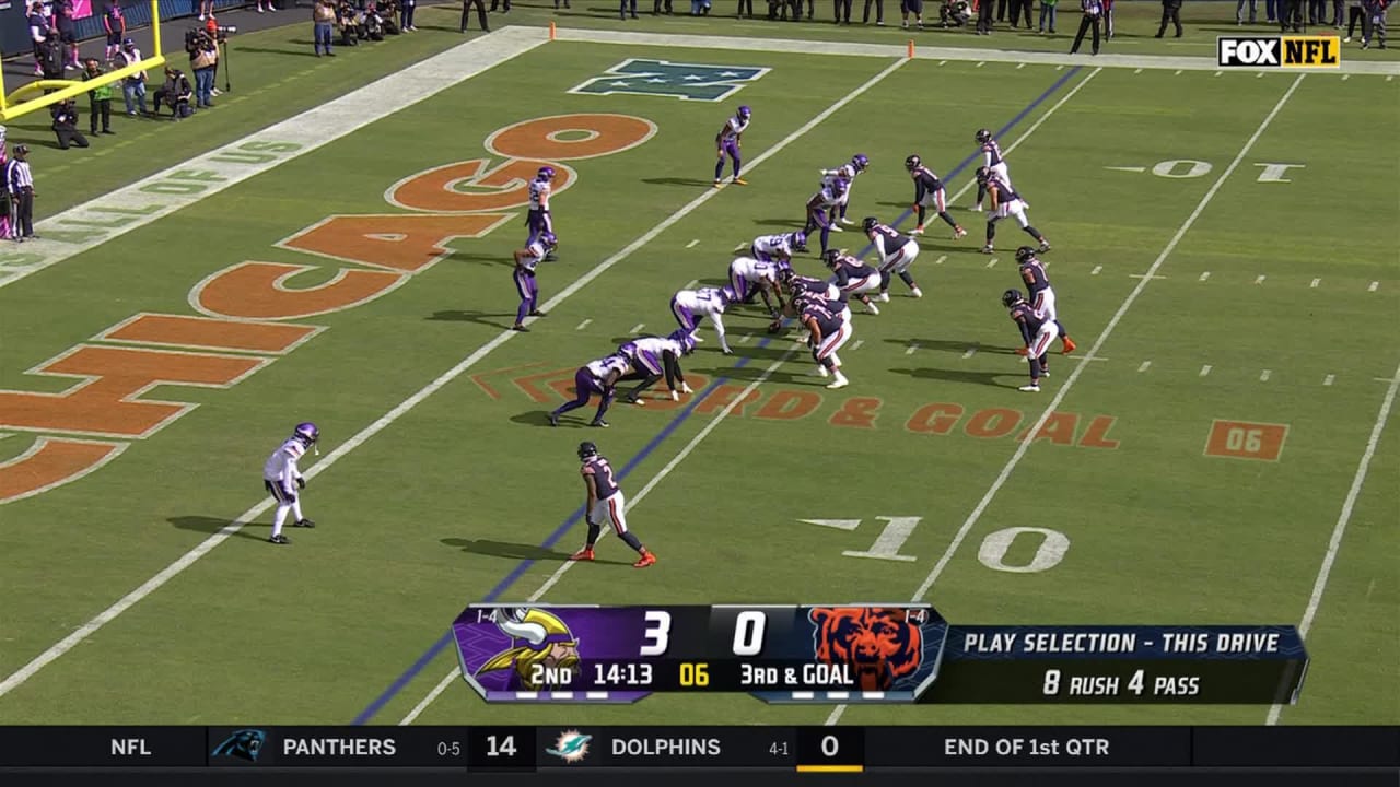 Minnesota Vikings linebacker Marcus Davenport limps off field with ...