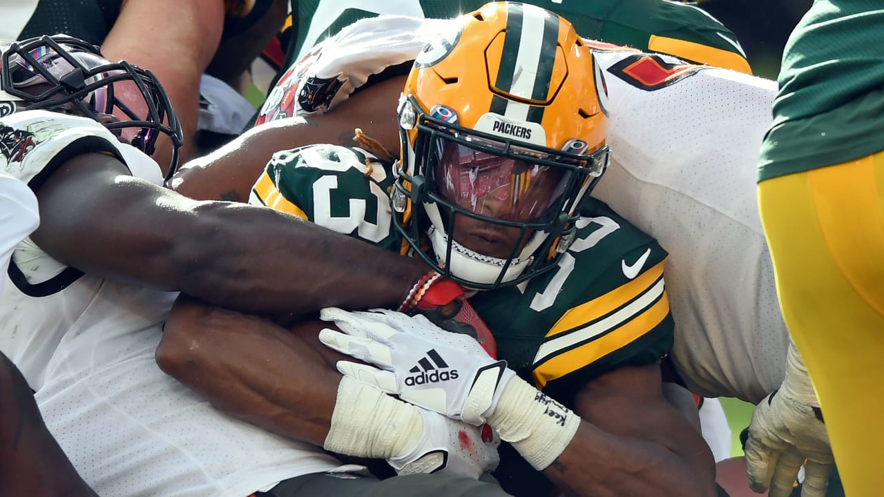 Green Bay Packers running back Aaron Jones squeezes in for TD to cap ...