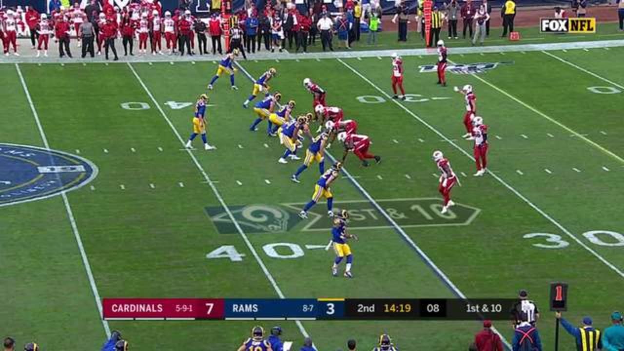 Todd Gurley takes slant route for a 14-yard catch and run